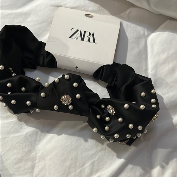 Zara | Accessories | Zara Black Pearl Embellished Hair Clips | Poshmark